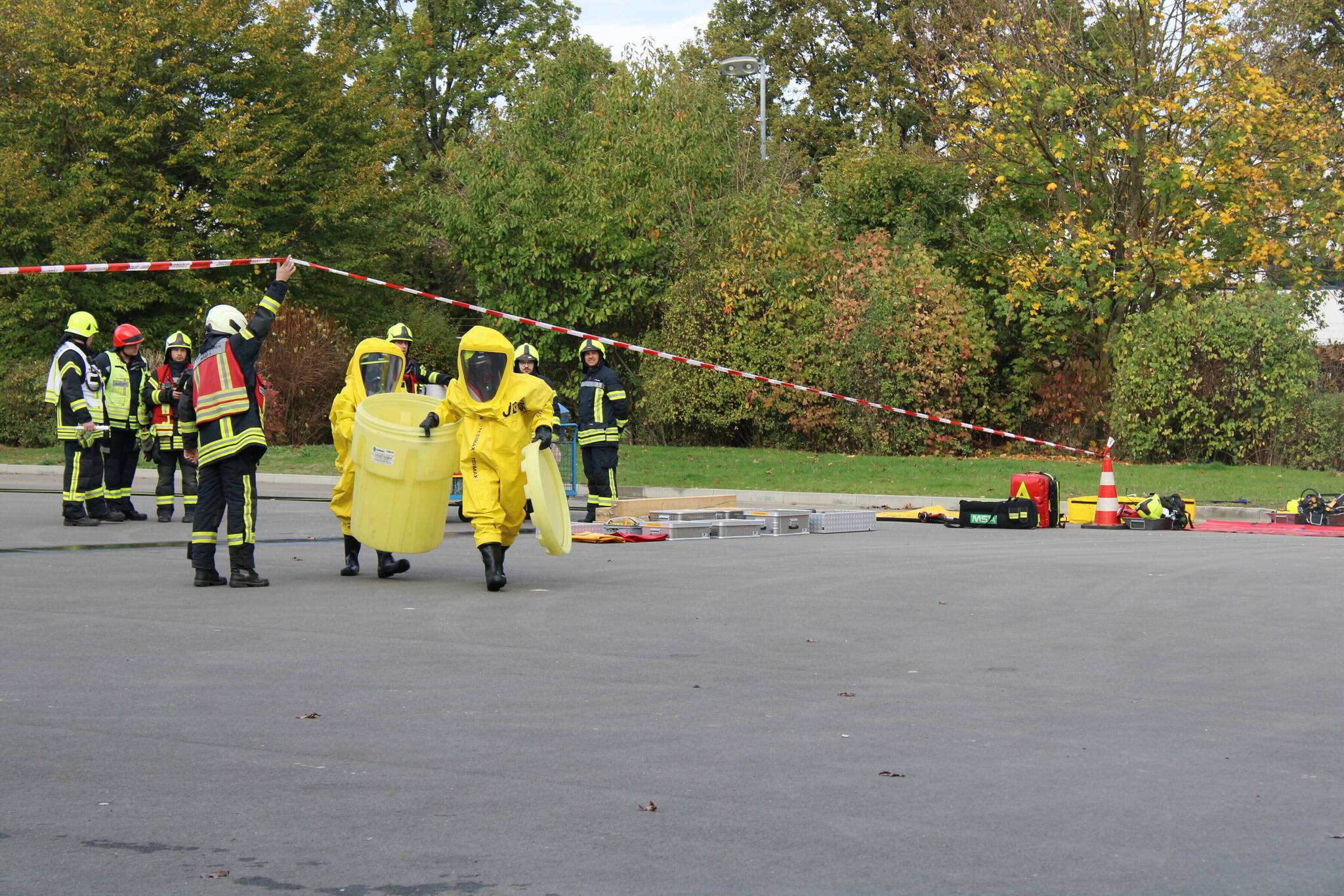Erfolgreiceh Großübung der Feuerwehr Jüchen bei 3M