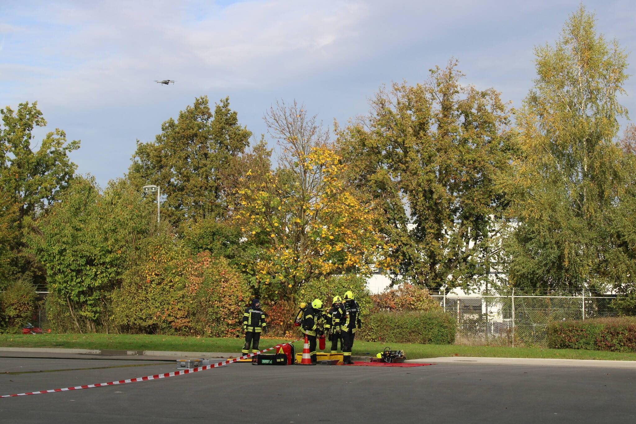 Erfolgreiceh Großübung der Feuerwehr Jüchen bei 3M